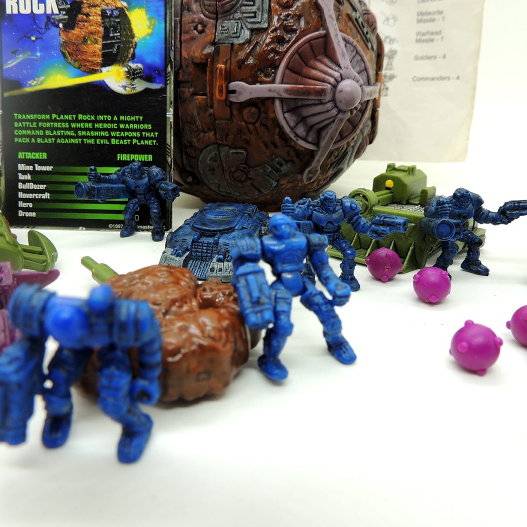 War Planets Heroic Planet Rock Trendmasters 90s - Madtoyz